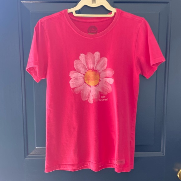 Life Is Good | Tops | Life Is Good Daisy Graphic Pink Tee Shirt Size ...